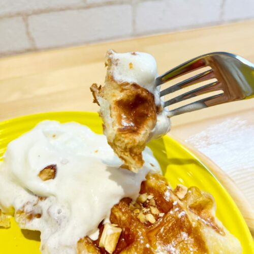 【田川】地域の人がくつろげる場所。85cafeのクロッフルといちごシェイク - 筑豊情報マガジンWING